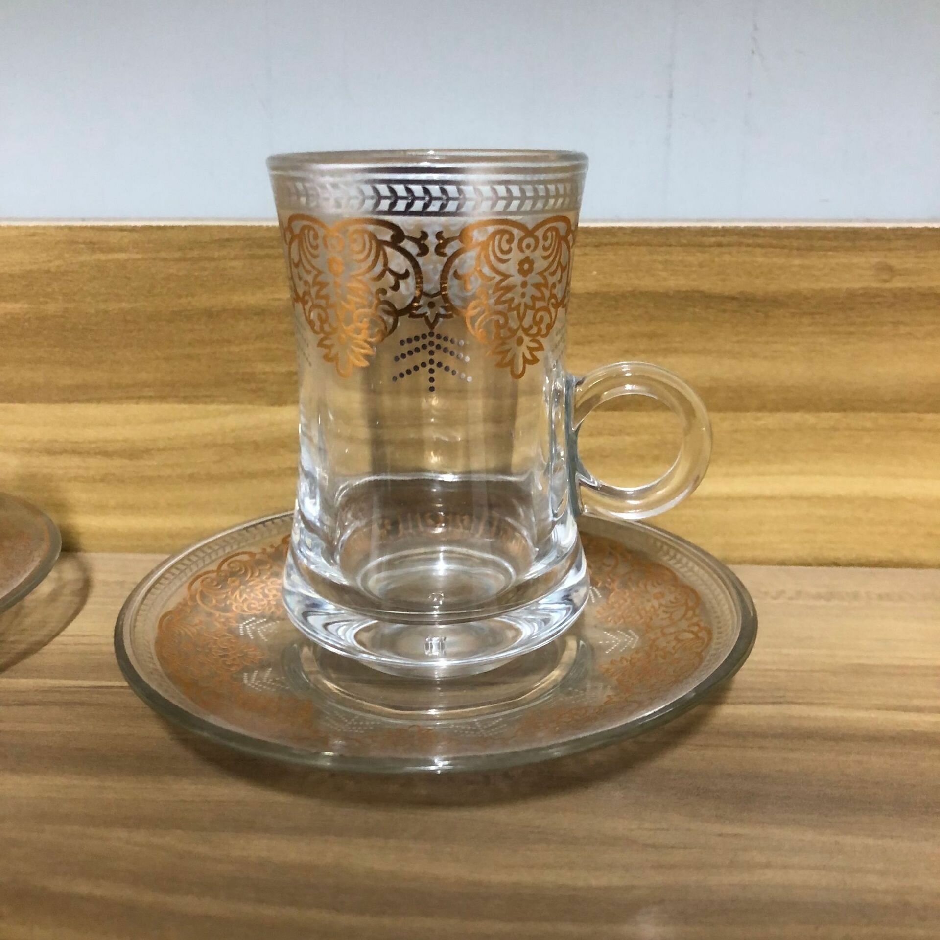 Элегантный турецкий кофейный набор 6 предметов с золотой отделкой