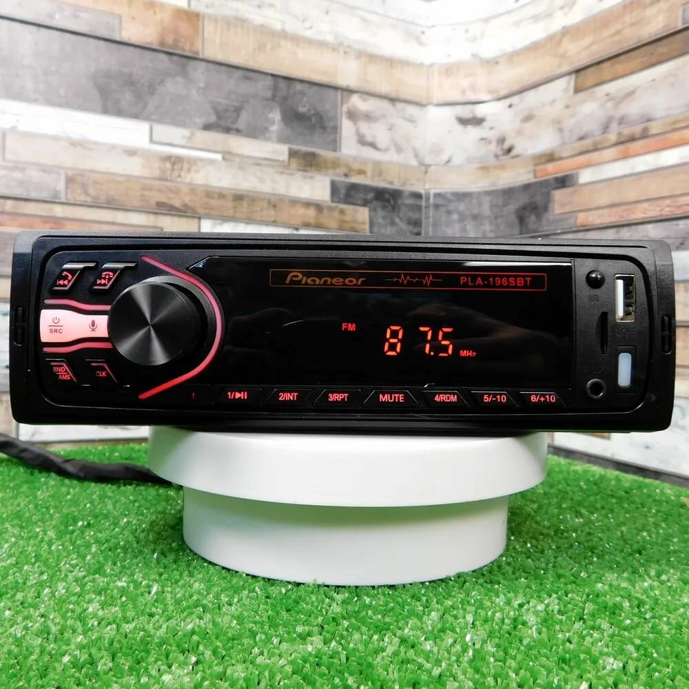 Автомобильная магнитола, многофункциональный MP3 плеер.