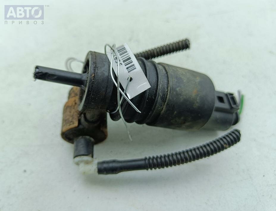 Насос (моторчик) омывателя стекла Volkswagen Passat B5+ (GP)