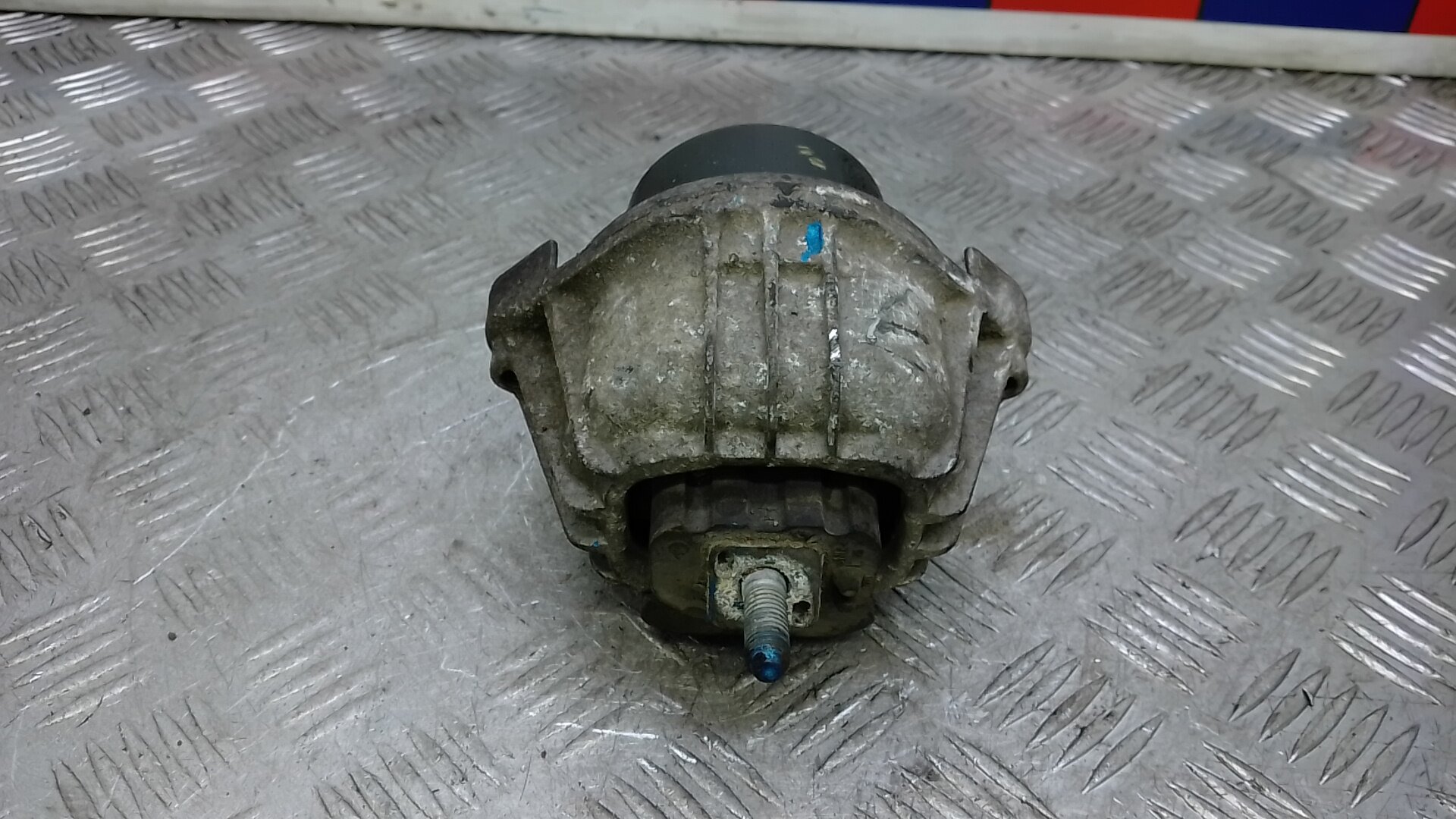 Подушка двигателя бензиновая BMW 3 E90/E91, Номер 13981112