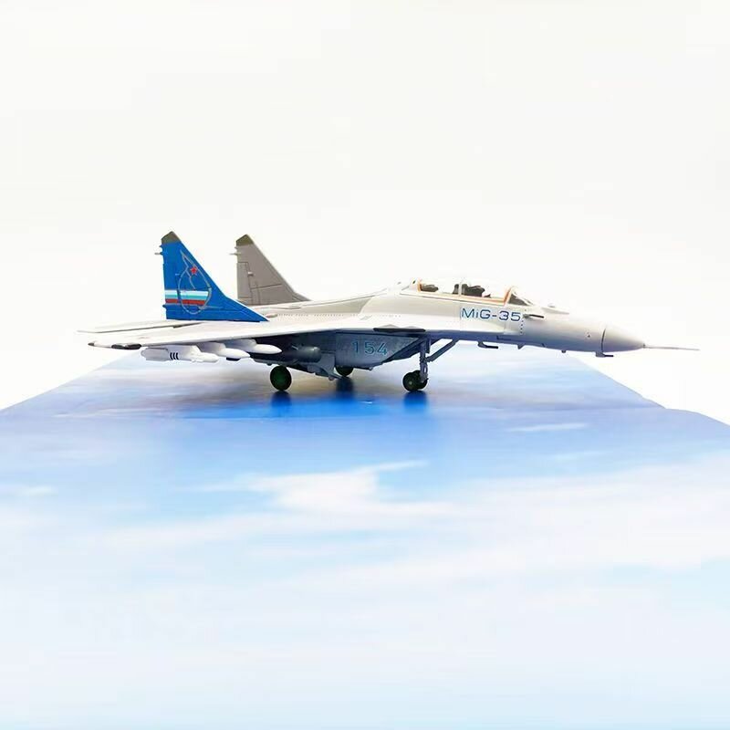 1:100 полная модель истребителя МиГ-35 из сплава с подставкой