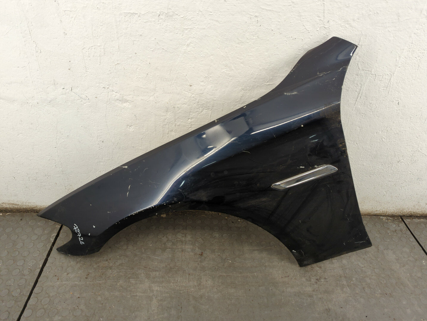 Крыло левое переднее BMW 5 F10 Б/У