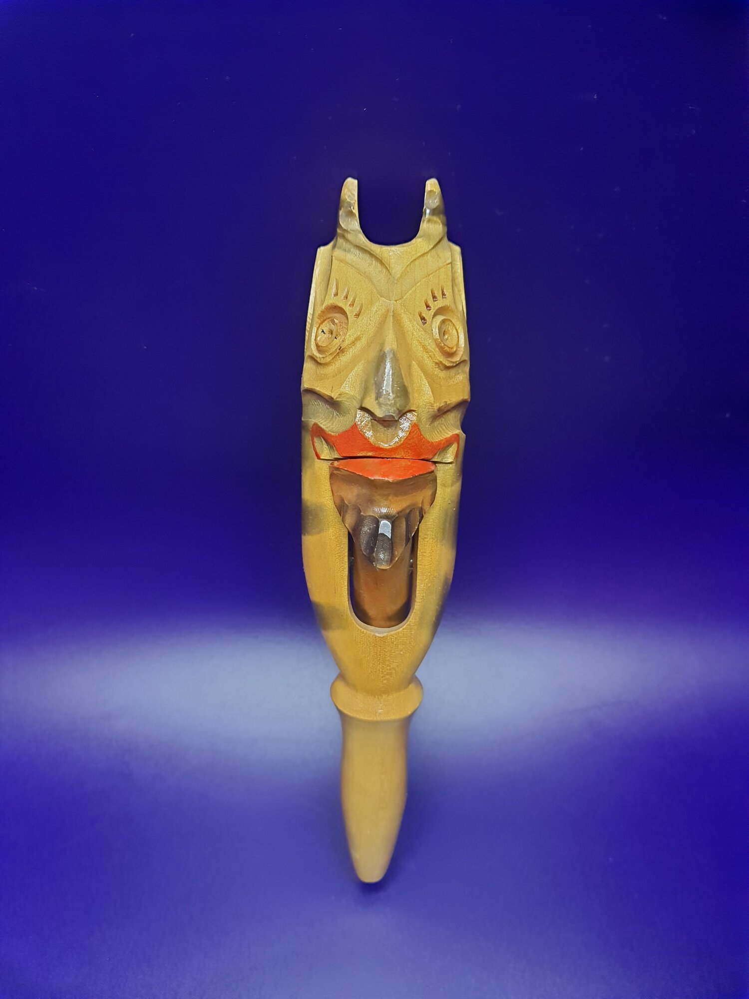 Винтажный орехокол Чертик, дерево, лак, СССР 70-80е