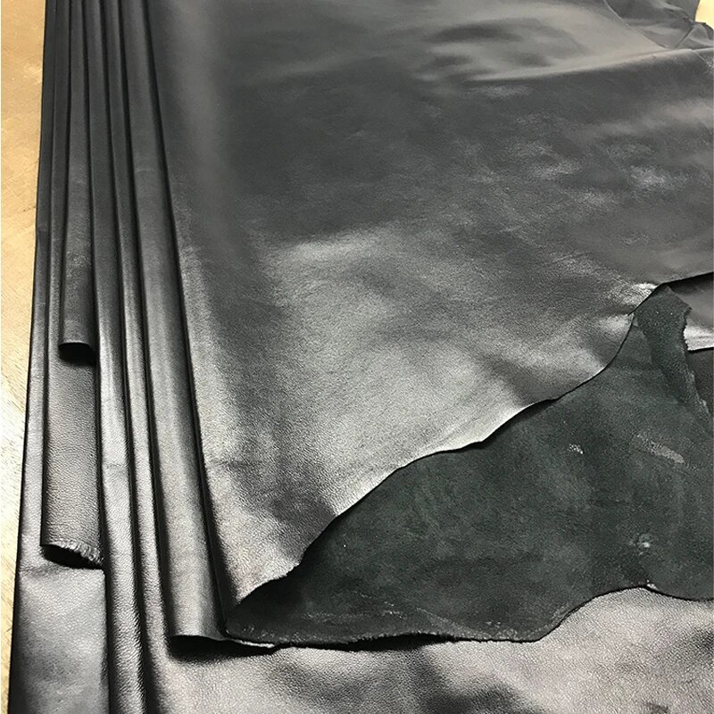 Натуральная черная кожа для пошива 30x30cm