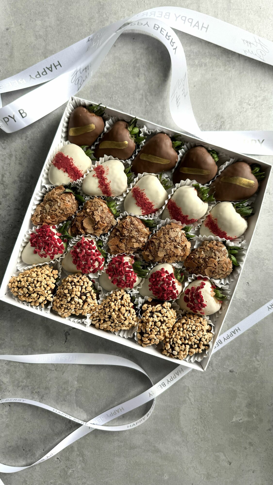 "Счастье", клубника в бельгийском шоколаде, подарок любимой, жене, маме, подруге, любимому мужу