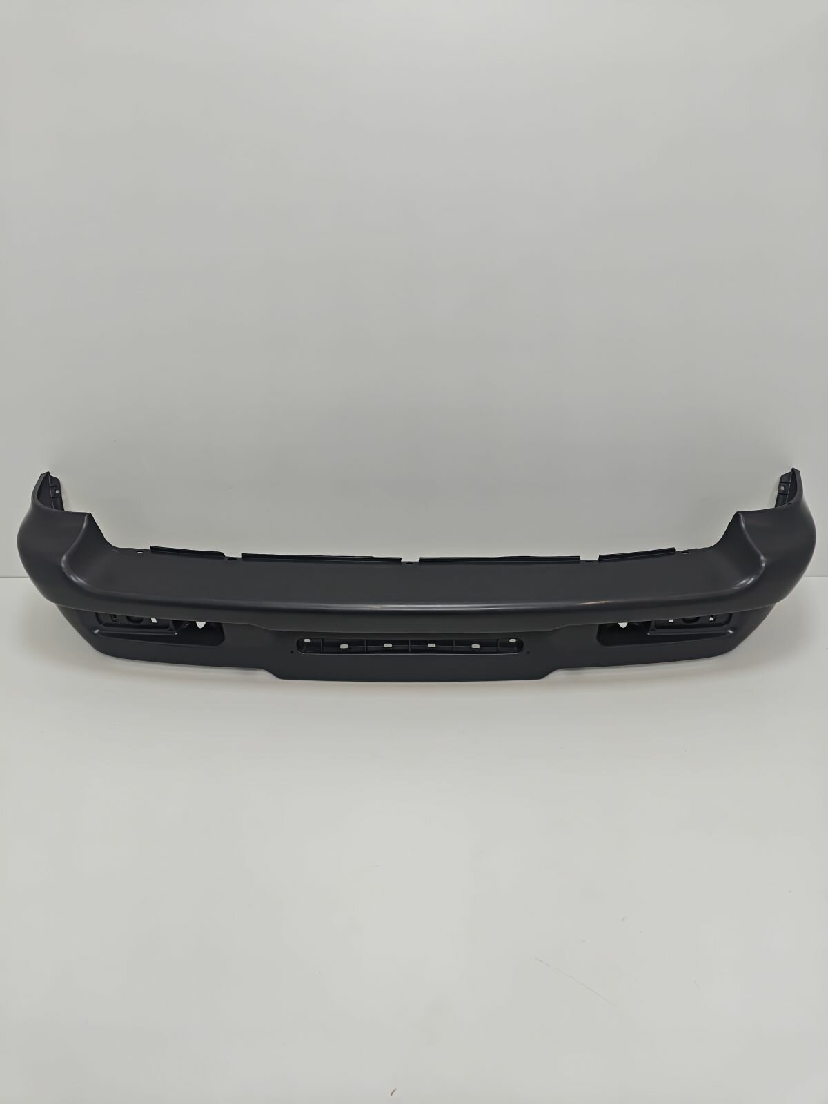 Бампер задний под покраску для Шевроле Нива 2123 2002 - 2009 г. негрунтованный