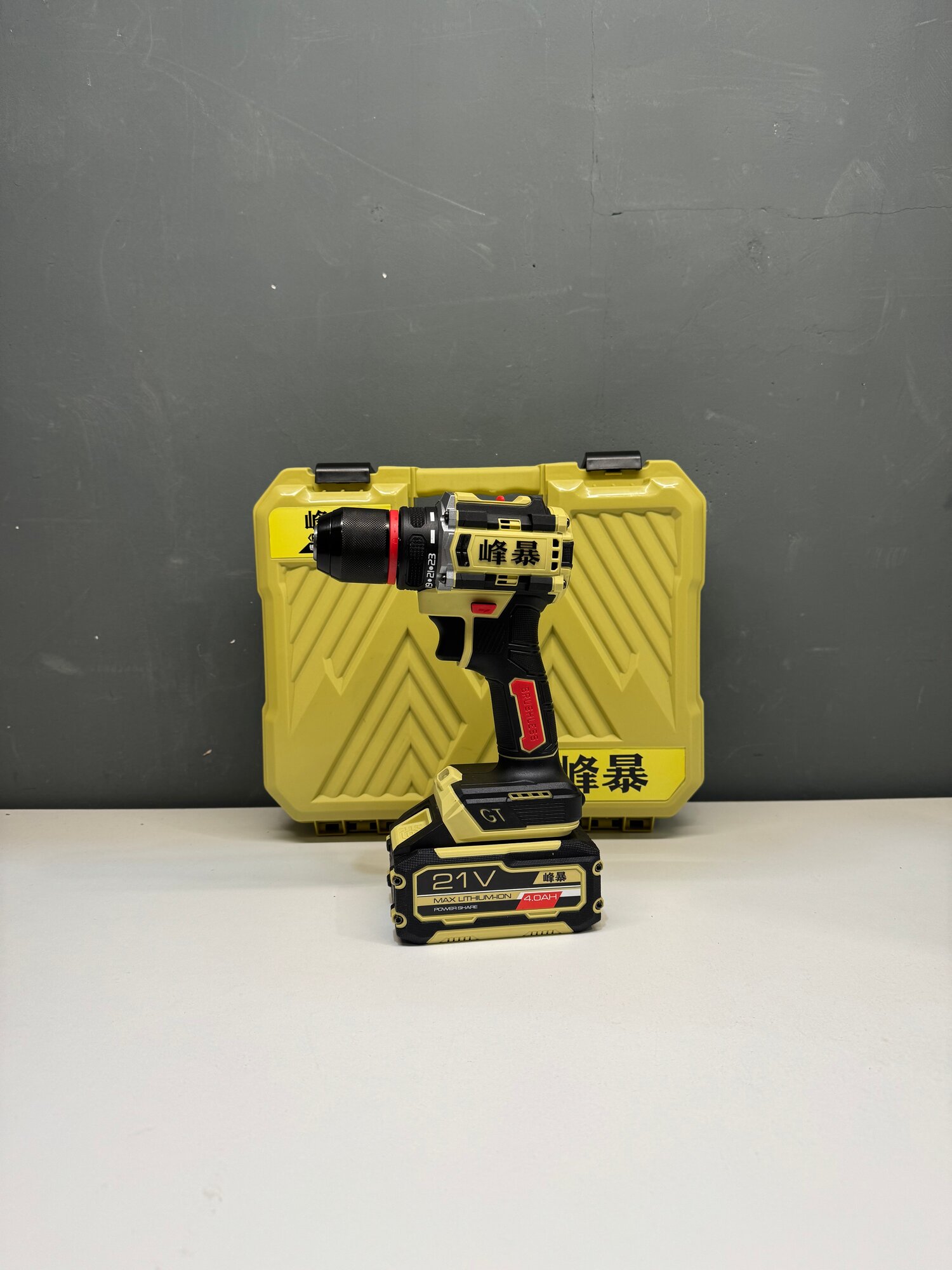 FB 2113 Дрель-шуруповерт, 60нм, 2000об/мин, 13мм, 2 АКБ по 4.0Ач, аккумуляторный бесщеточный