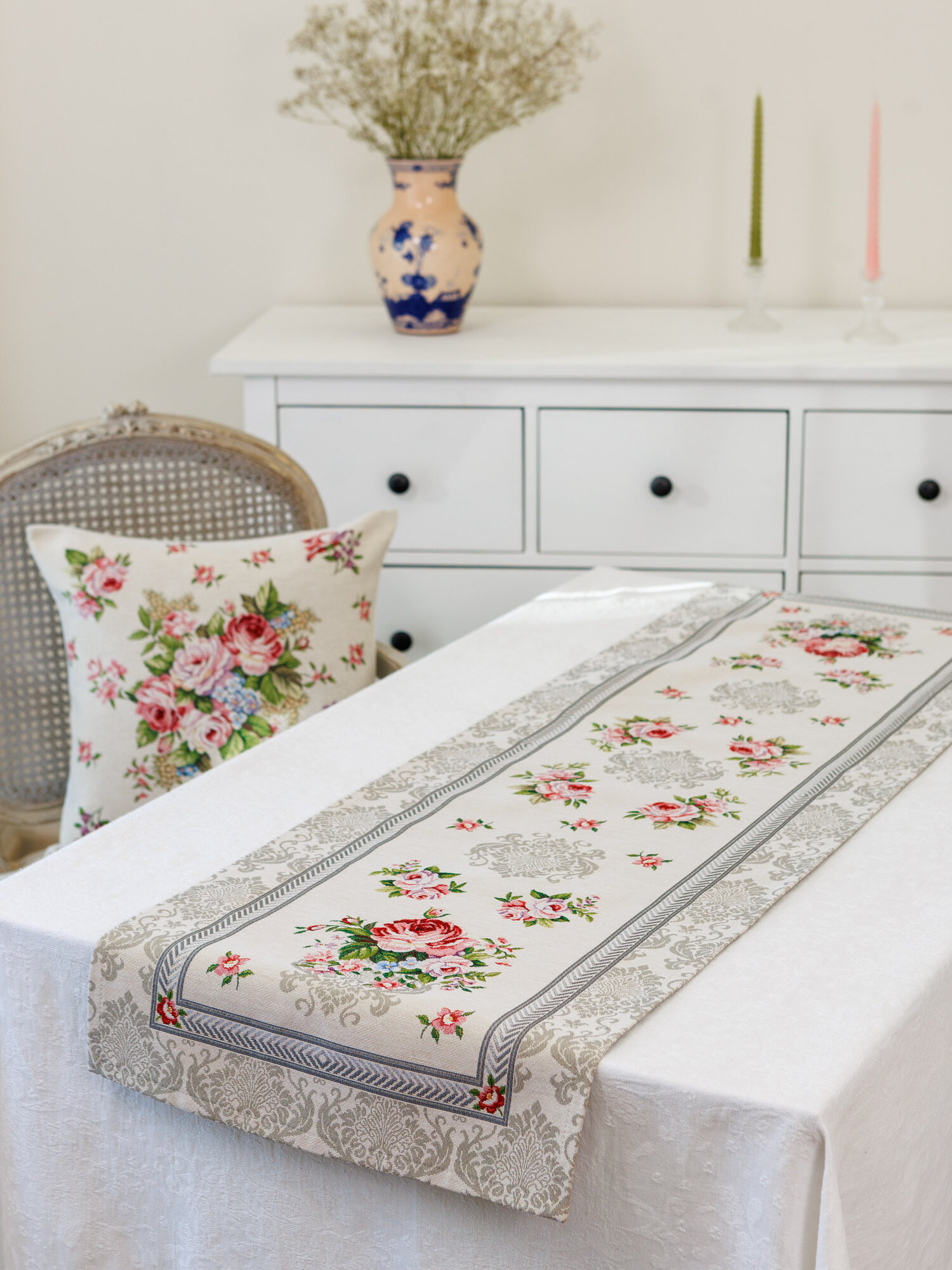 Дорожка для стола Le Gobelin Розы Дамаск цветы 42х137 см