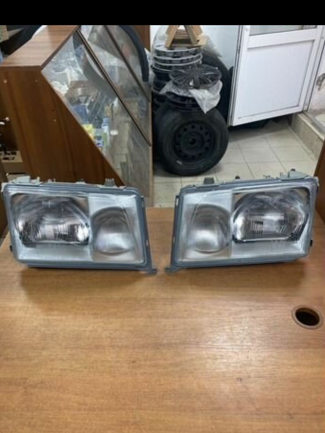 Фара левая и правая Mercedes w124 рестайлинг 1993-1995г