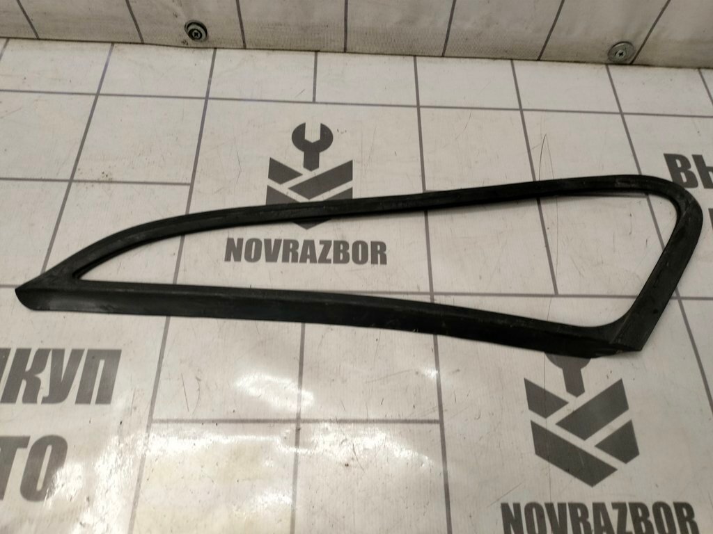 Уплотнитель LADA Priora 2008-2018