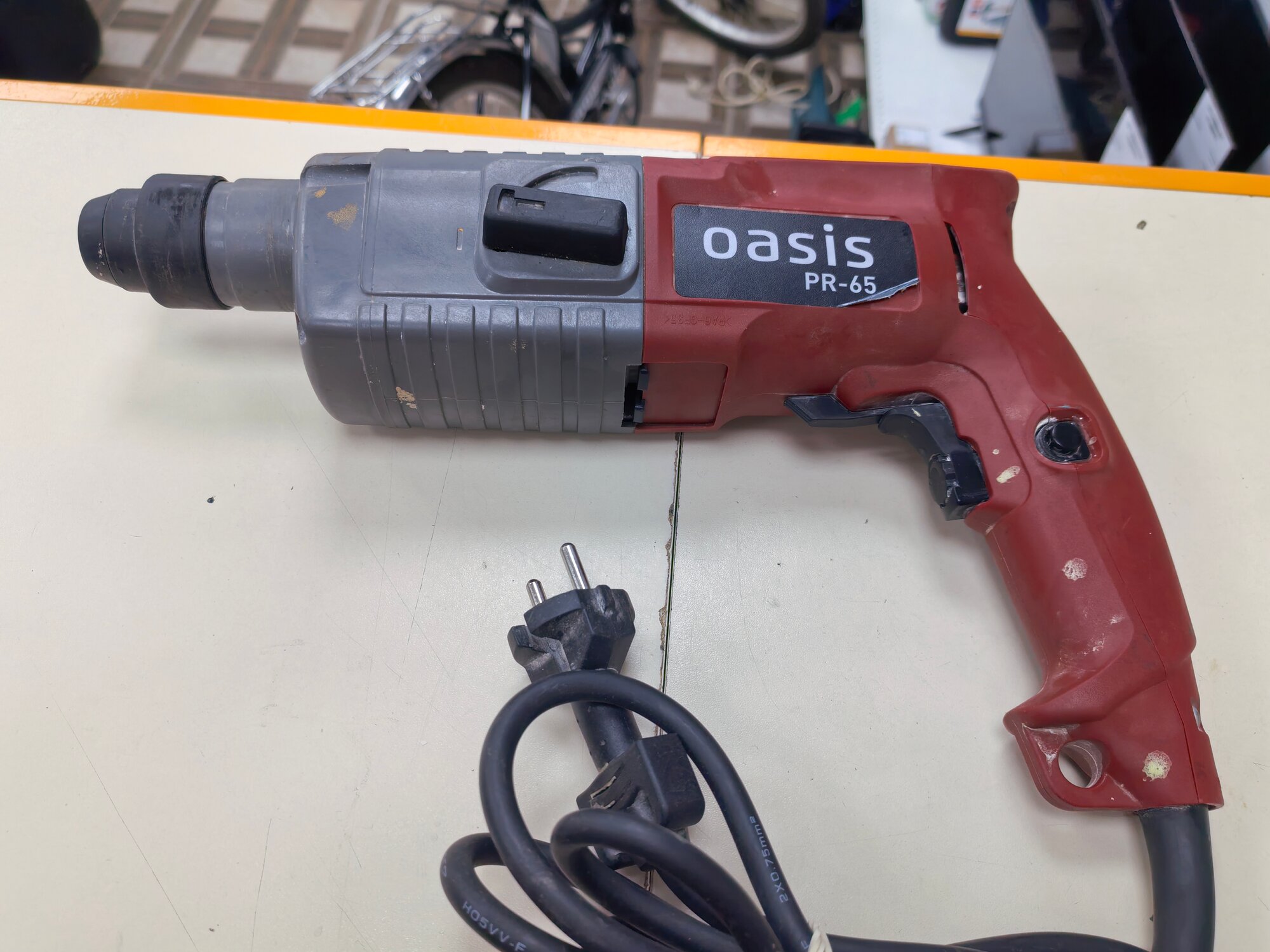 Перфоратор электрический OASIS PR-65, Мощность 650 Вт, 1 скорость, Плавный пуск, Реверс, б/у, уценка.