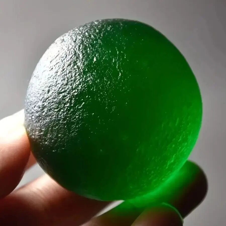 Зеленый молдавит, 4cm, чешский метеорит