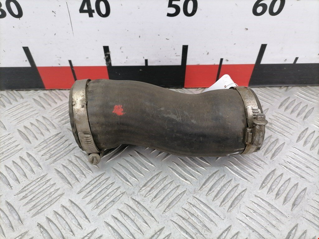 Патрубок интеркулера Audi TT 8N 8L9145790A арт. 2218971