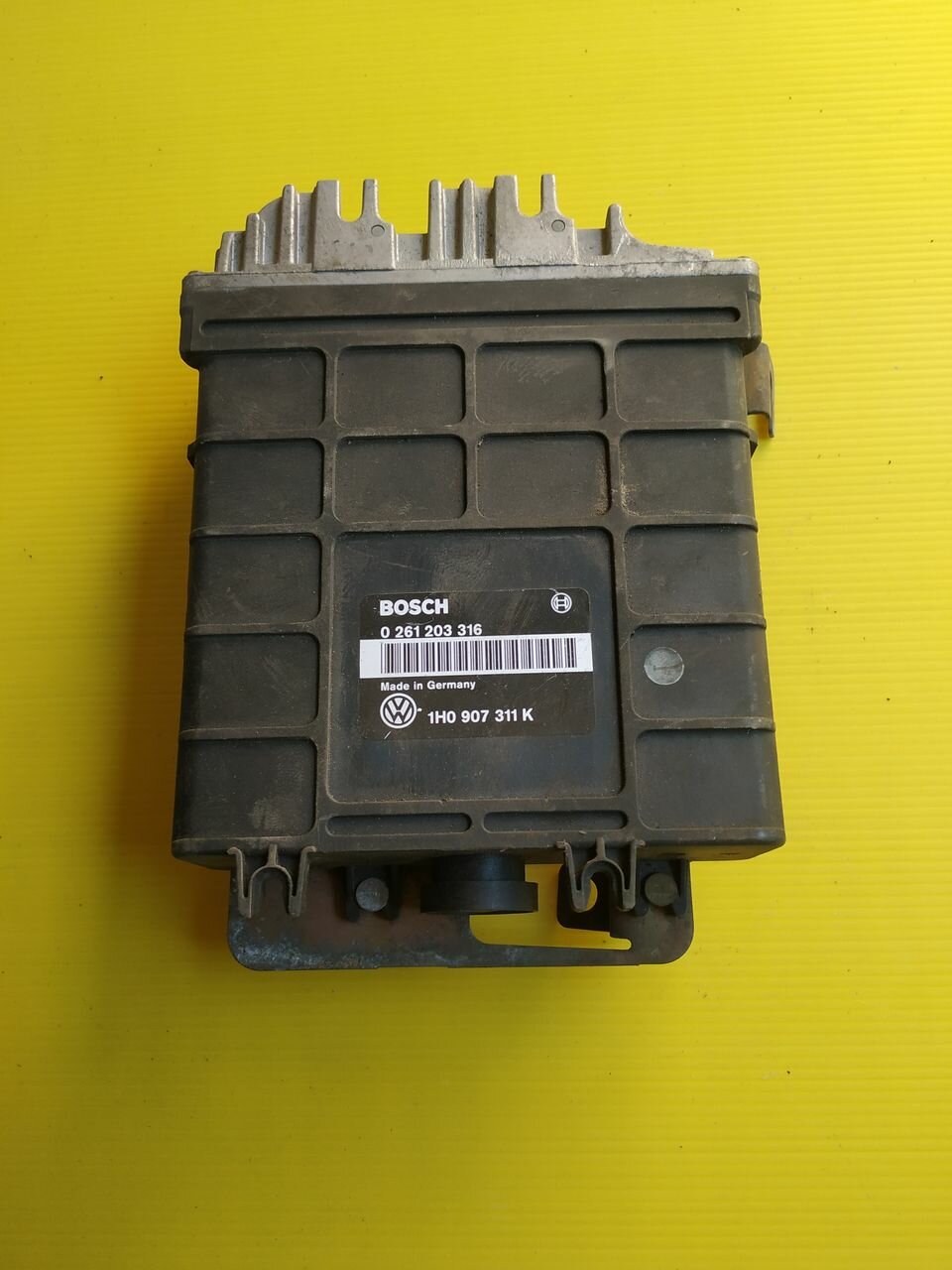 Volkswagen Golf 3 Блок управления двигателем