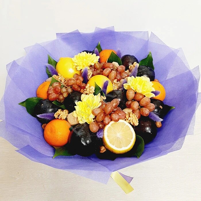 Фруктовый букет с виноградом