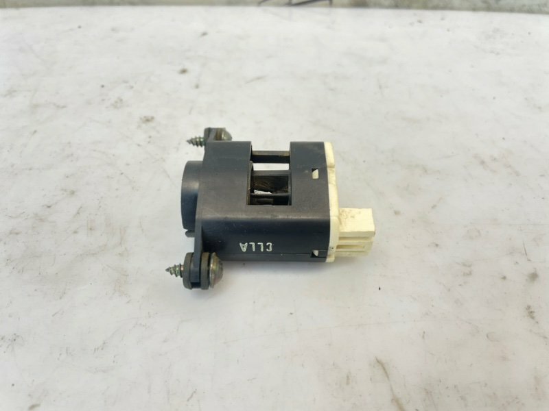 Б/У датчик температуры воздуха в салоне Hyundai Elantra 2008 HD G4FC 58017 Hyundai-KIA арт. 972703K100