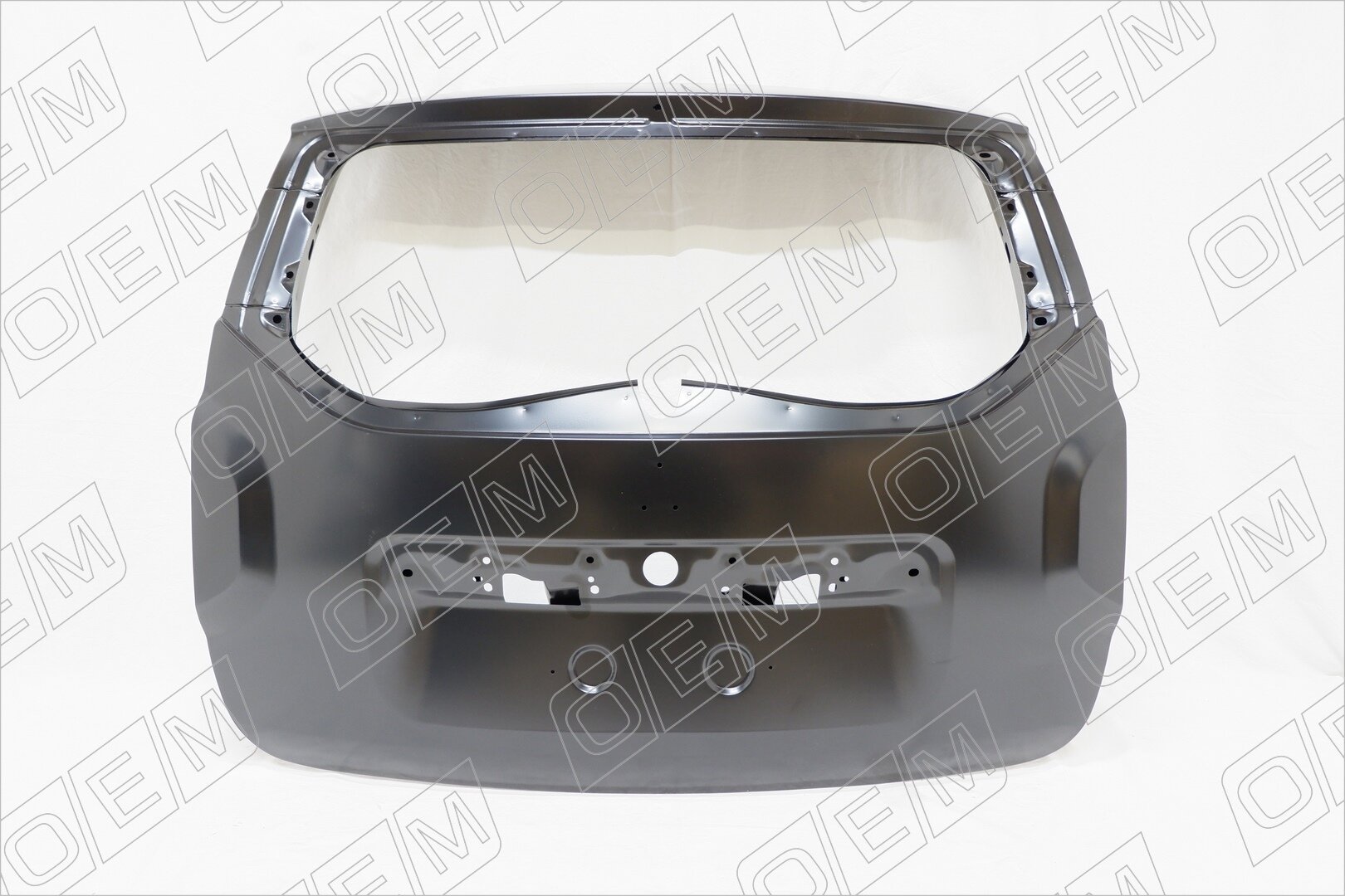 Крышка багажника Renault Duster 1