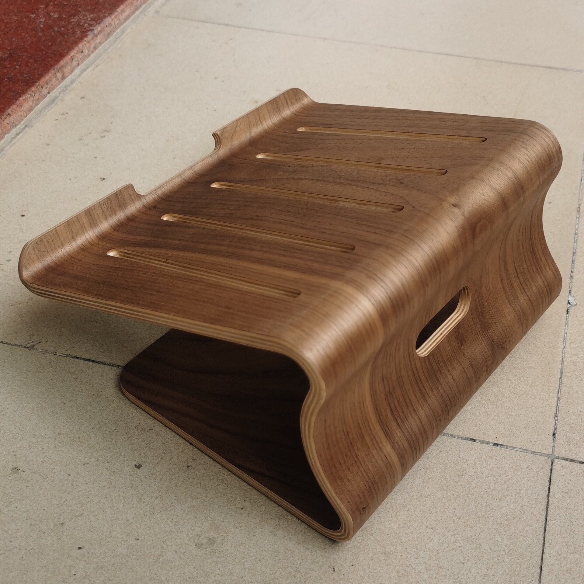 Подставка для ноутбука, ореховая, приподнятая, деревянная