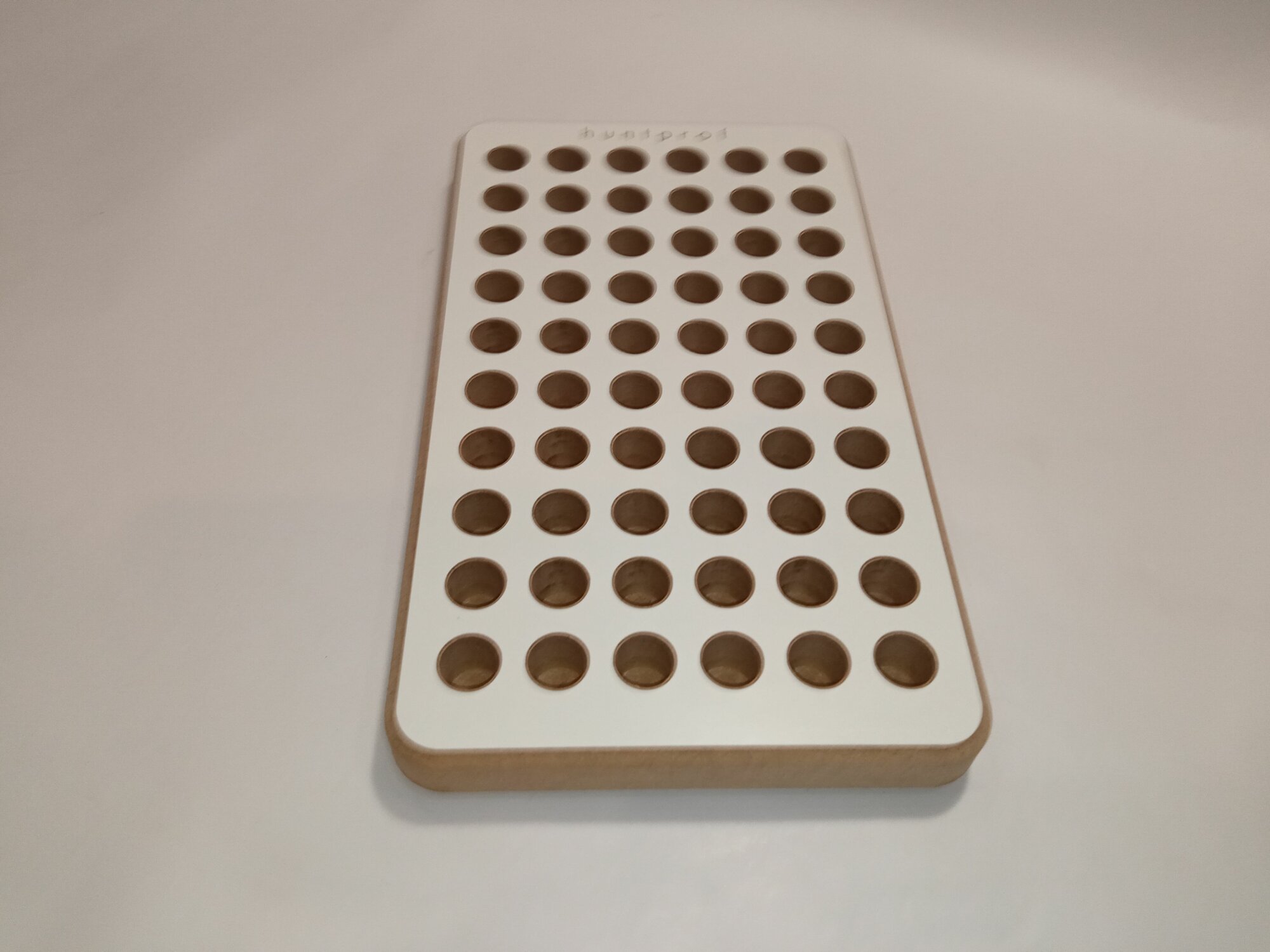 Подставка для гильз и патронов кал. 338 Winchester Magnum 8,6x64 на 60 мест / доска для сборки патронов