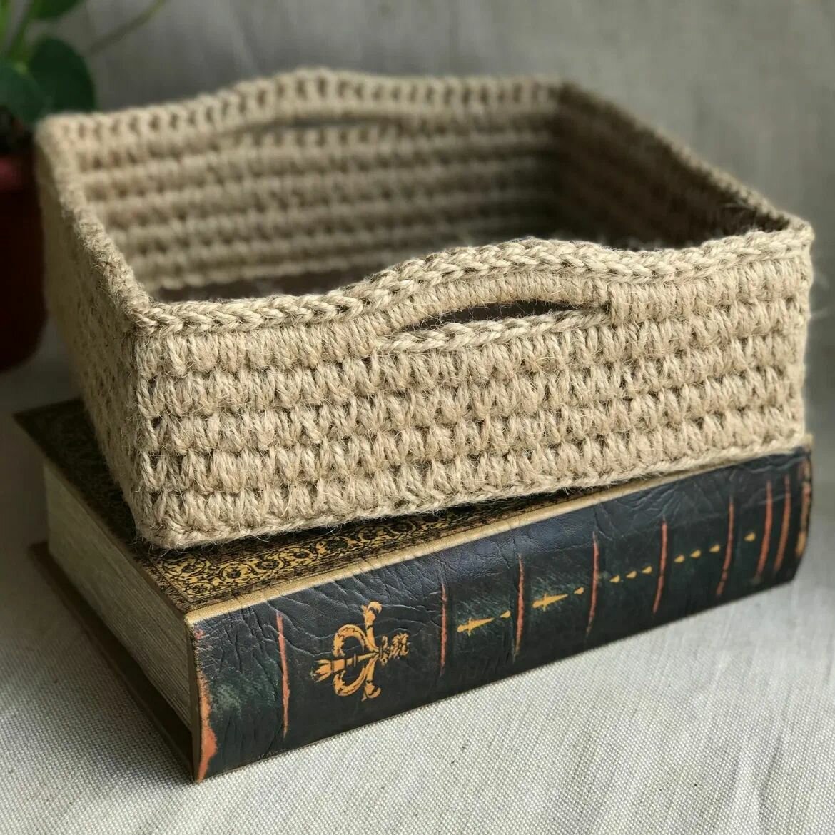 Корзинка интерьерная квадратная с ручками 20x20 см