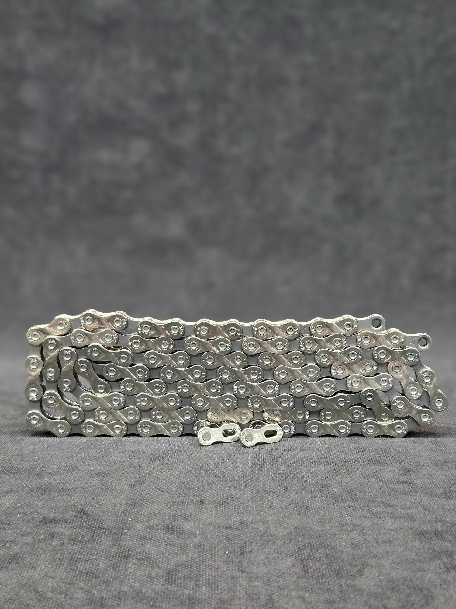 Цепь велосипедная KMC X9 Silver-Gray, 9 скоростей, 110 звеньев / 138.5 мм, с замком MissingLink 9R/CL556R в комплекте