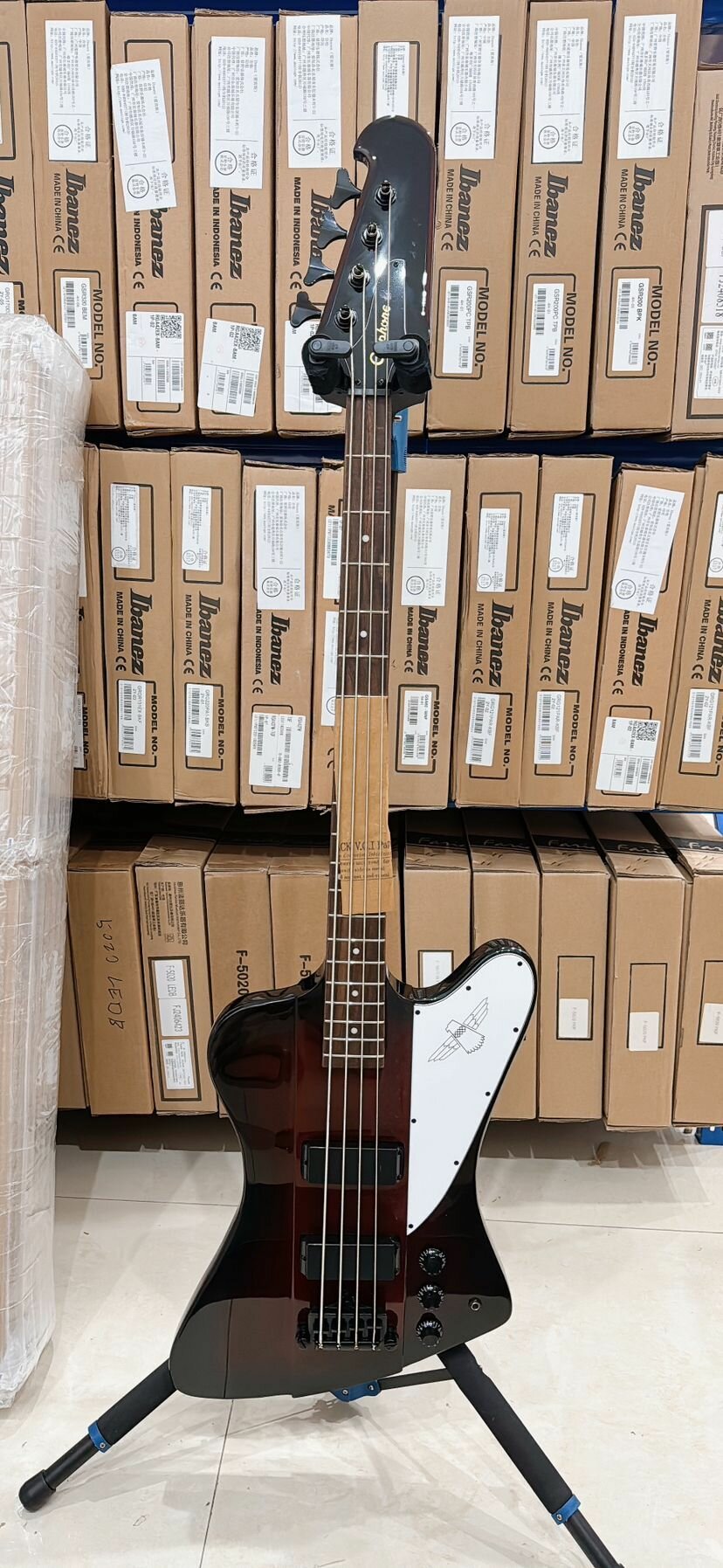 Электрогитара Epiphone — фото 1