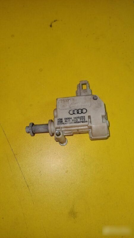 Замок лючка бензобака Audi Q7 4L BAR 2006 Б/У с пробегом