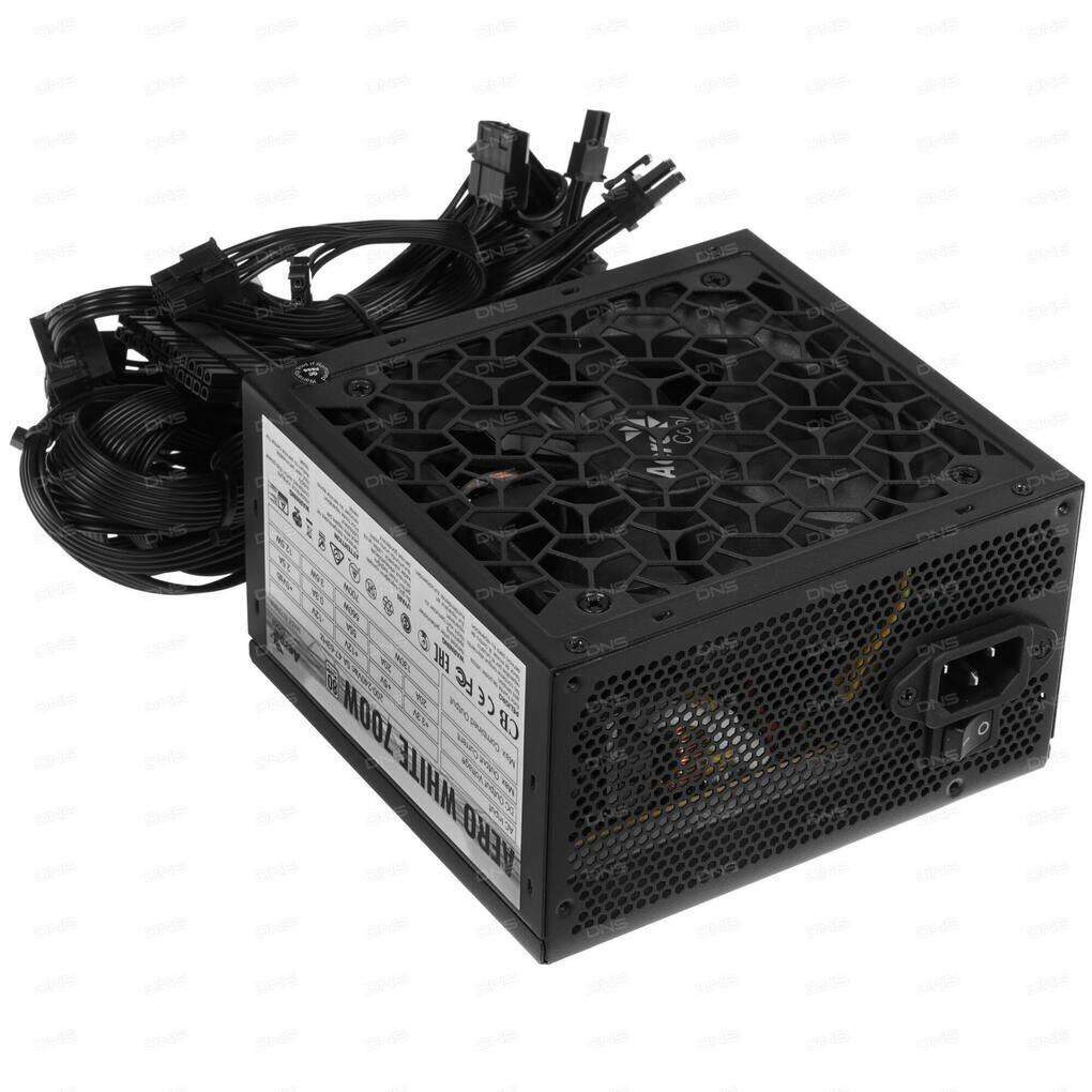 Блок питания Aerocool AERO WHITE 700W (ACPW-AR70AEC. A1) черный - 700 Вт, ATX 20+4 пин, 4 pin + 4 pin CPU, 5 SATA, 2 x 6 pin PCI-E