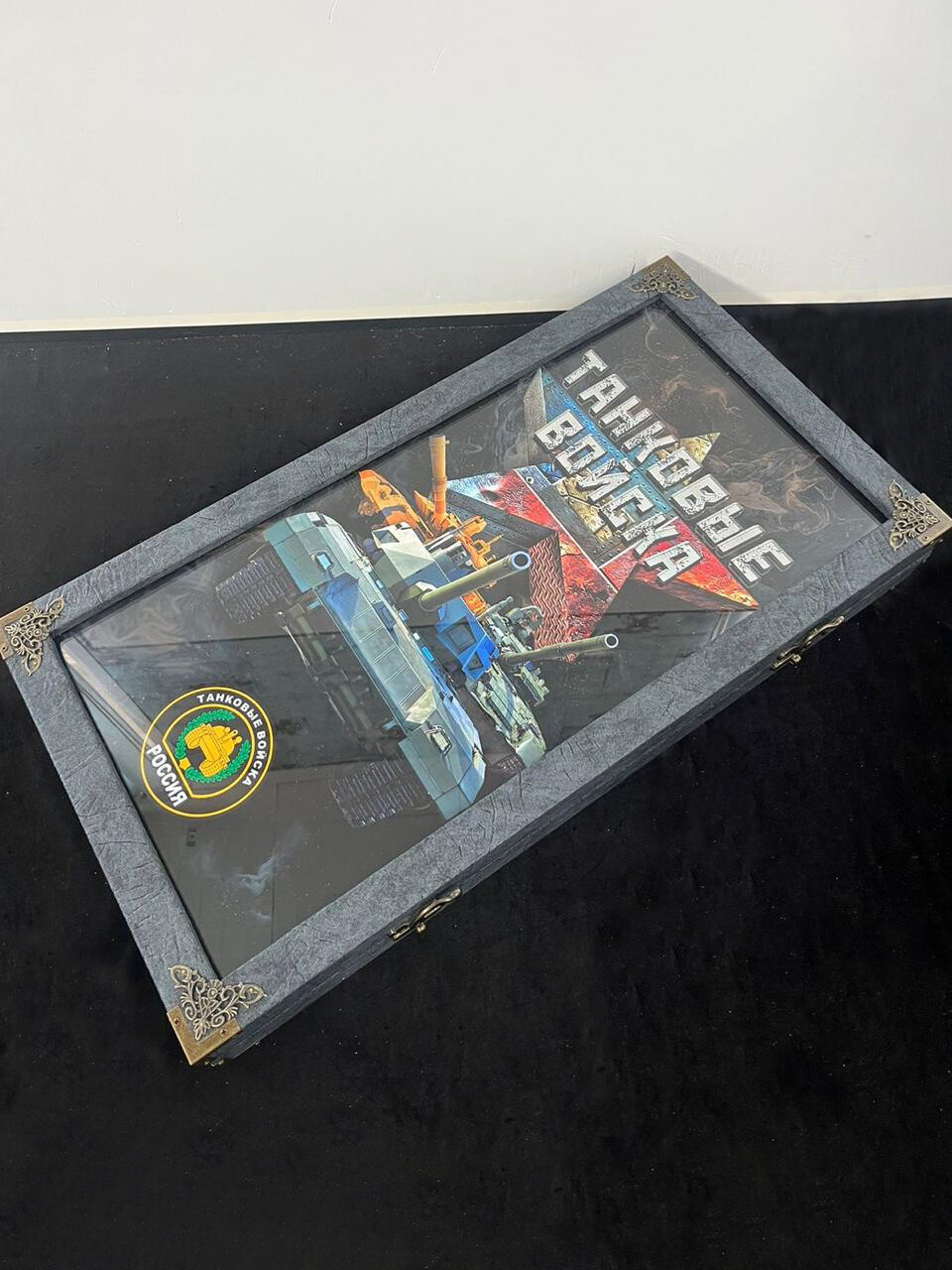 Нарды стеклянные "Танковые Войска" RS, большие 60 на 60 см, из натурального дерева, игровое поле под стеклом