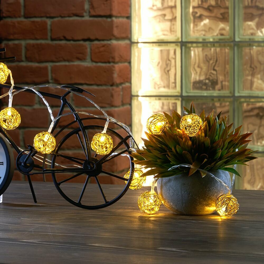 Светодиодная гирлянда новогодняя для дома Золотые шарики / 1.2 м 2700К теплый белый свет / от батареек Feron CL594 51450