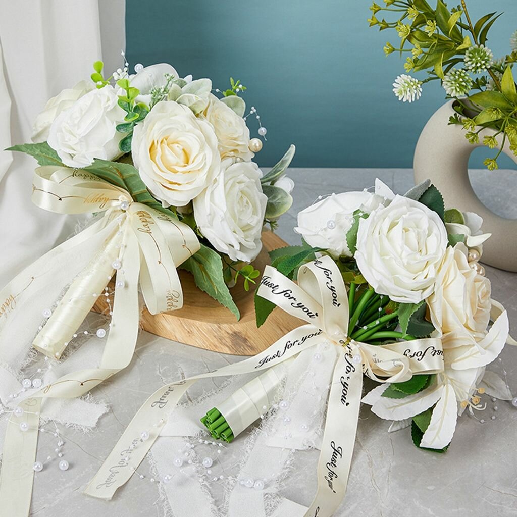 Свадебные букеты для невесты и подружек невесты