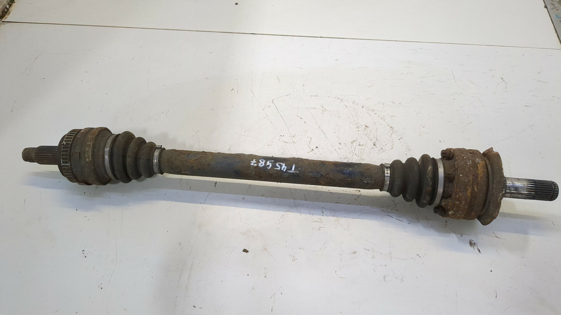 Полуось (вал, шрус) правая задняя BMW 3 E90, E91, E92, E93 Б/У