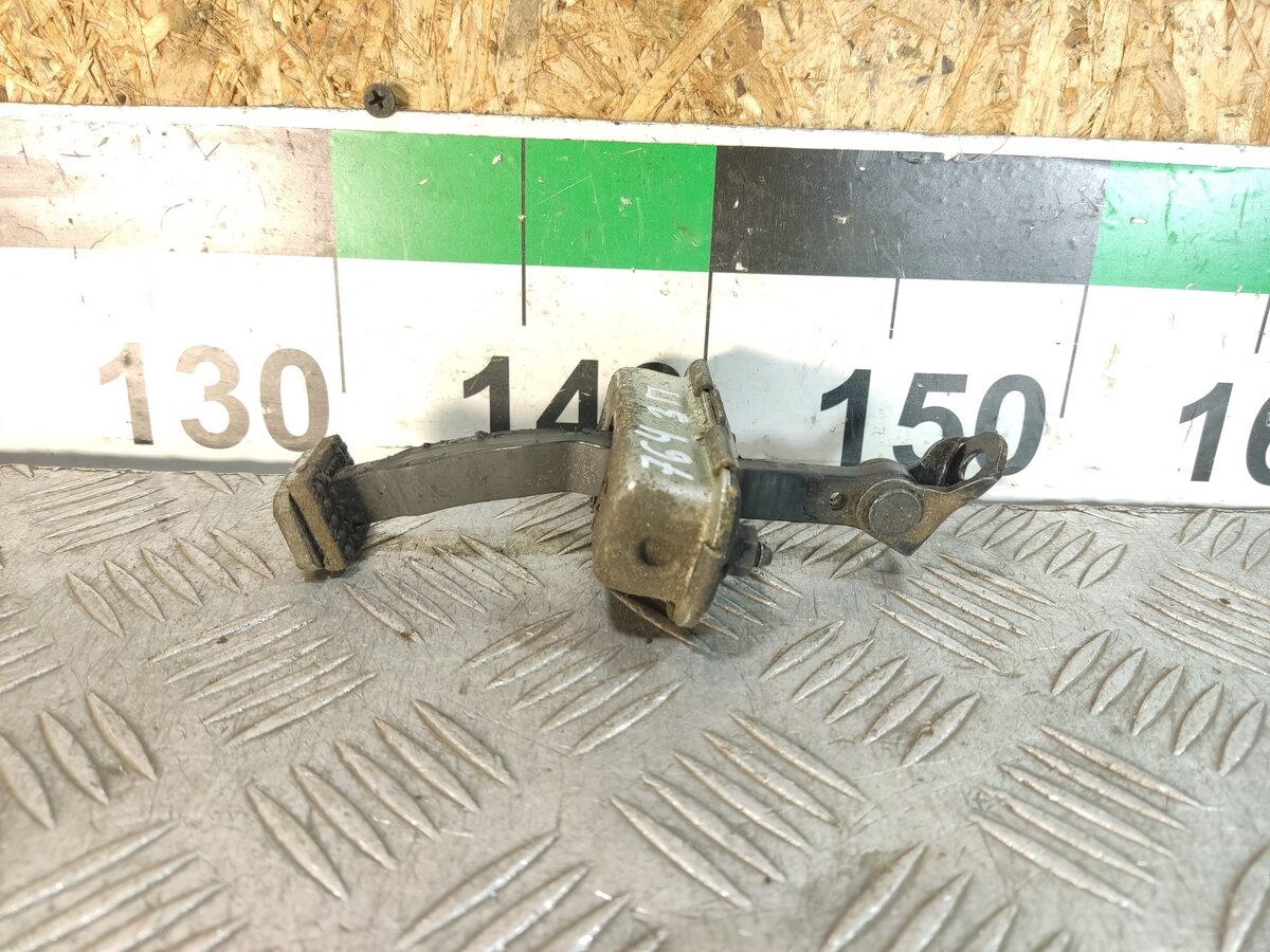 Ограничитель двери задний KIA Ceed 2007-2012 794901H000