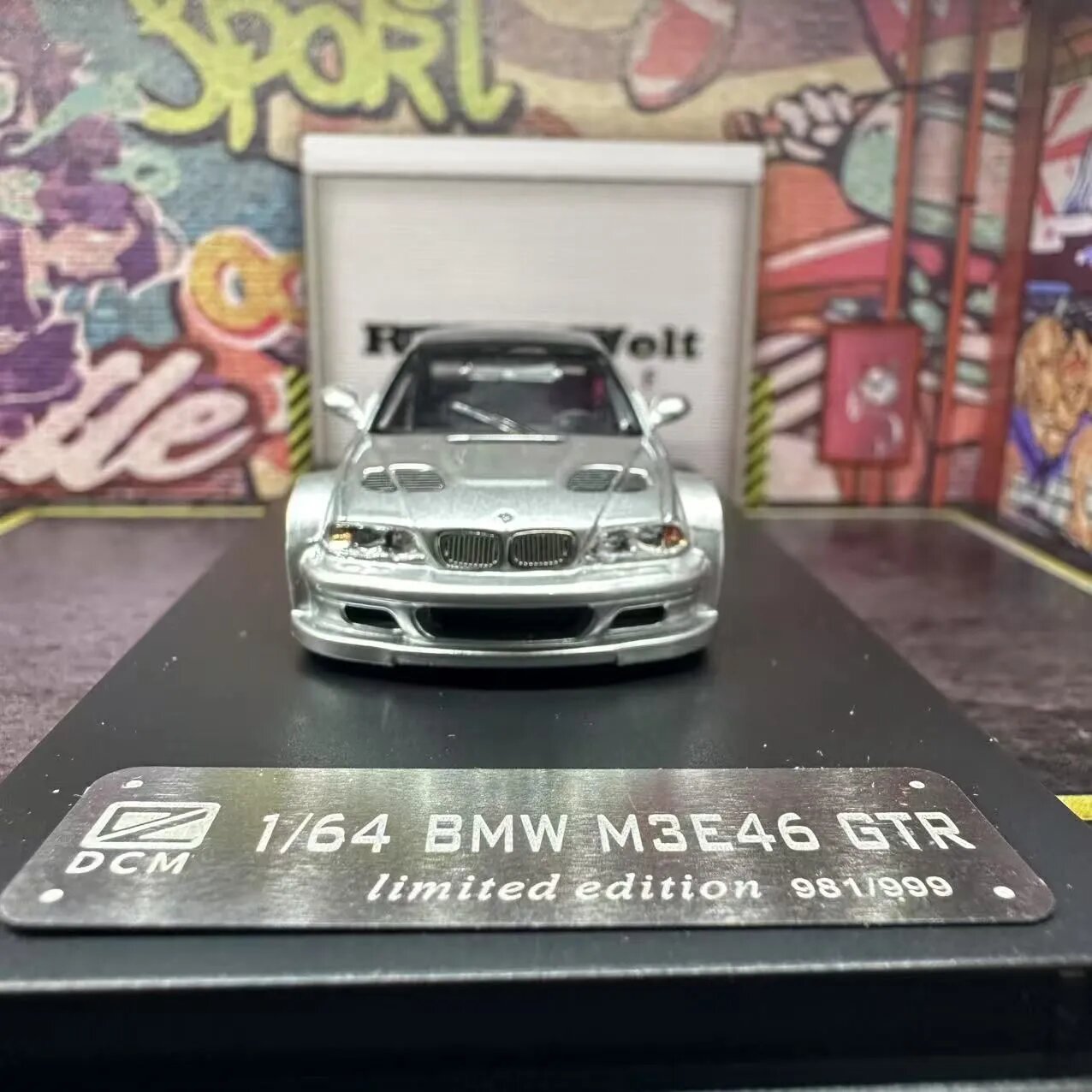 DCM 1:64 BMW M3 GTR E46 SILVERY Легковая модель автомобиля