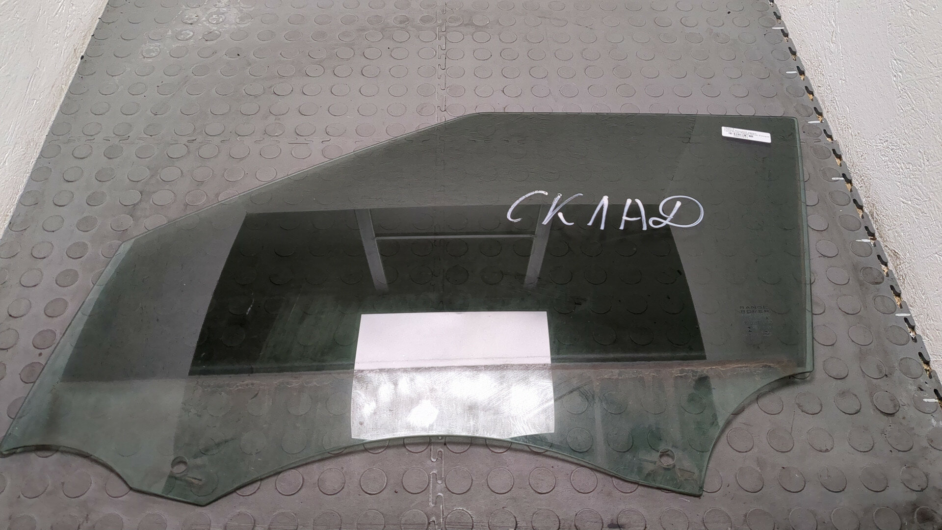 Стекло боковой двери левое переднее Land Rover Range Rover Evoque Б/У