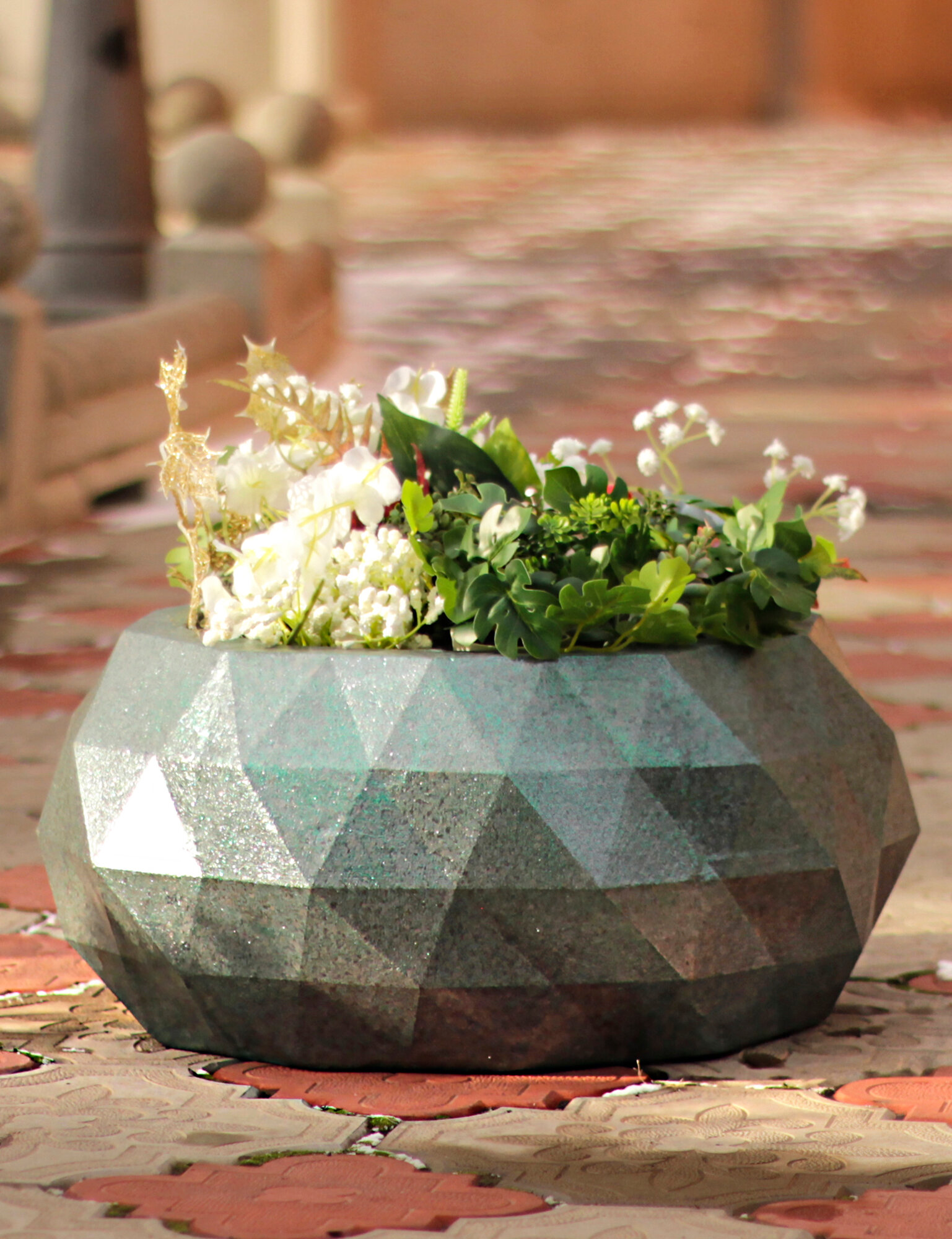 Вазон Криница "Бисер", бетон, для улицы, ручной работы, зеленый