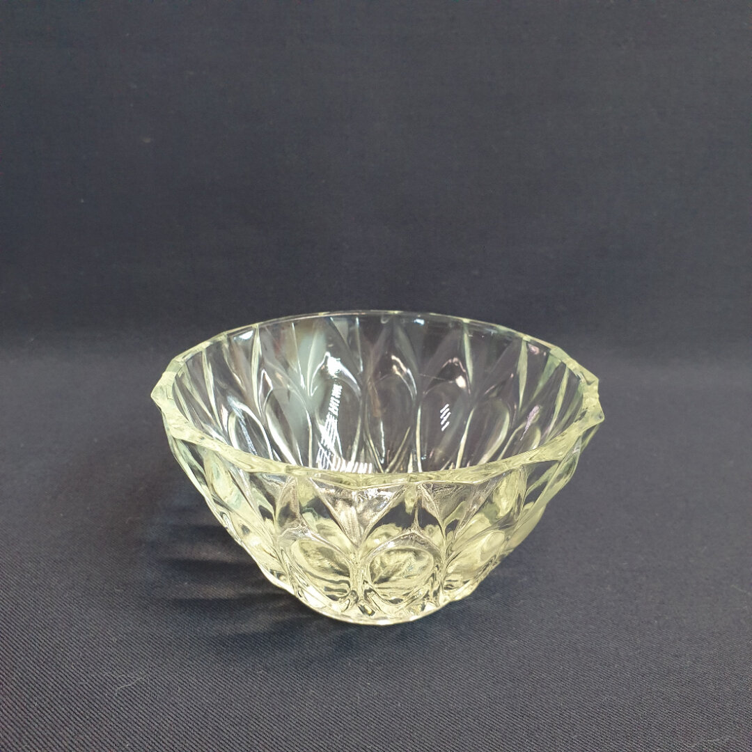 Стеклянная пиала, 200 мл, рельефный декор. Винтаж, СССР.