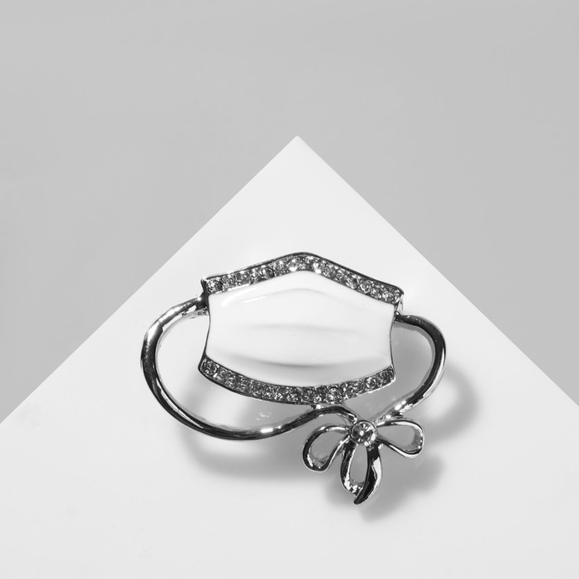 Брошь, эмаль, стразы