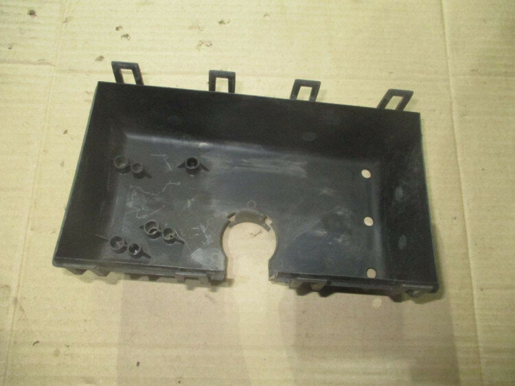 Корпус блока предохранителей 98AG14A142AD 1141667 Форд Фокус 1 под капотом