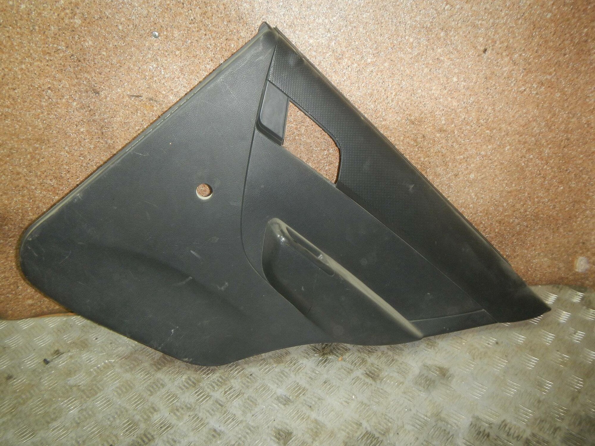 Б/У Обшивка двери задней правой, Chevrolet (Шевроле)-AVEO T250 SDN (05-11) CHEVROLET AVEO T250 SDN (05-11) Небольшие цар...