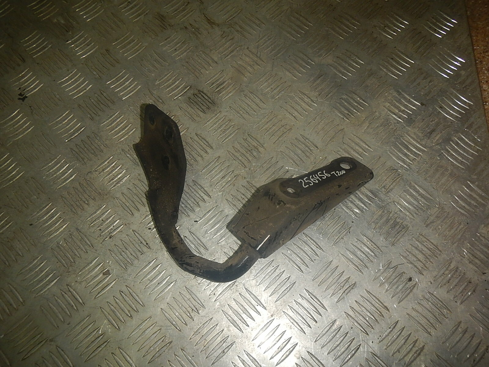 Б/У Кронштейн опоры двигателя, Chevrolet (Шевроле)-AVEO T200 (03-08) CHEVROLET AVEO T200 (03-08) правый средний Без видим...