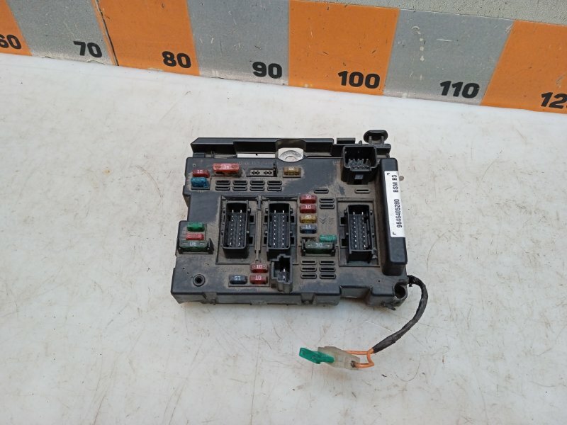 Б/У дефект, Пежо 307 Блок предохранителей Peugeot 307 2002 3A/C 324012 Peugeot-Citroen арт. 9646405280