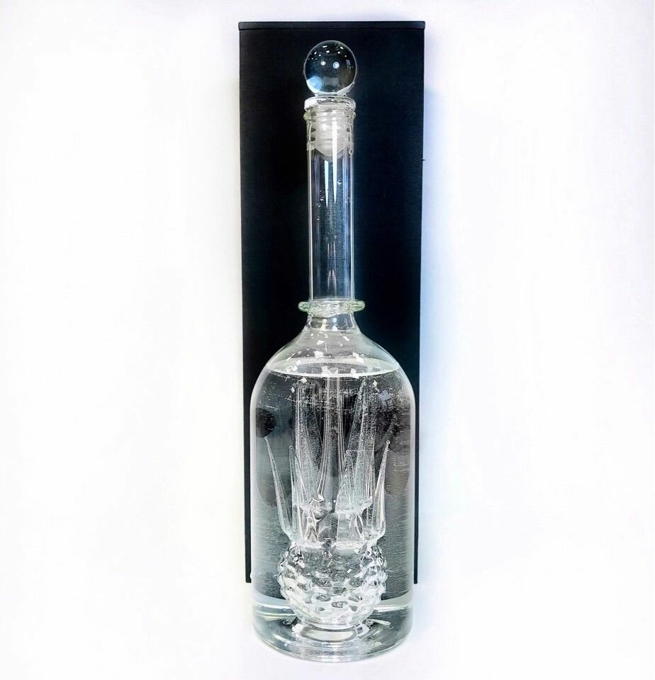 Бутыль стеклянная, для алкоголя, штоф, графин в подарочной коробке "Корона" 750 мл - 1 шт. в подарок мужу / дедушке / мужчине.