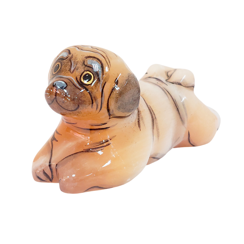 Фигурка из камня селенита "Собака Мопс"