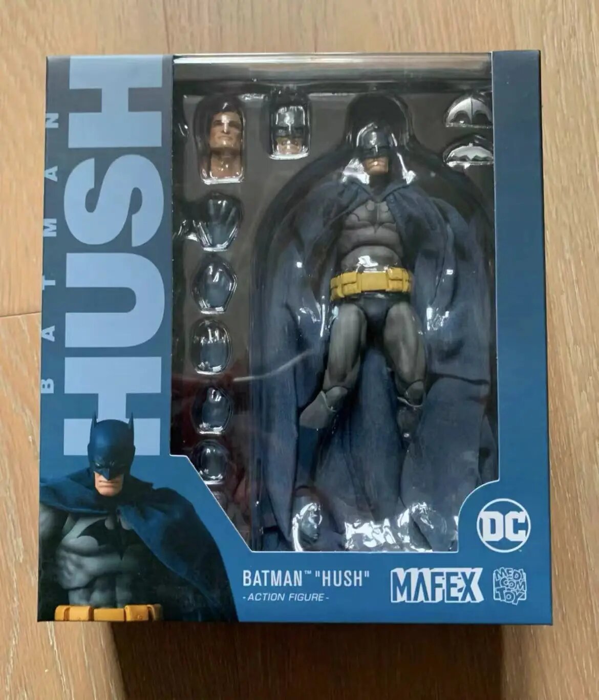 MAFEX 105 Batman Hush Фигурка