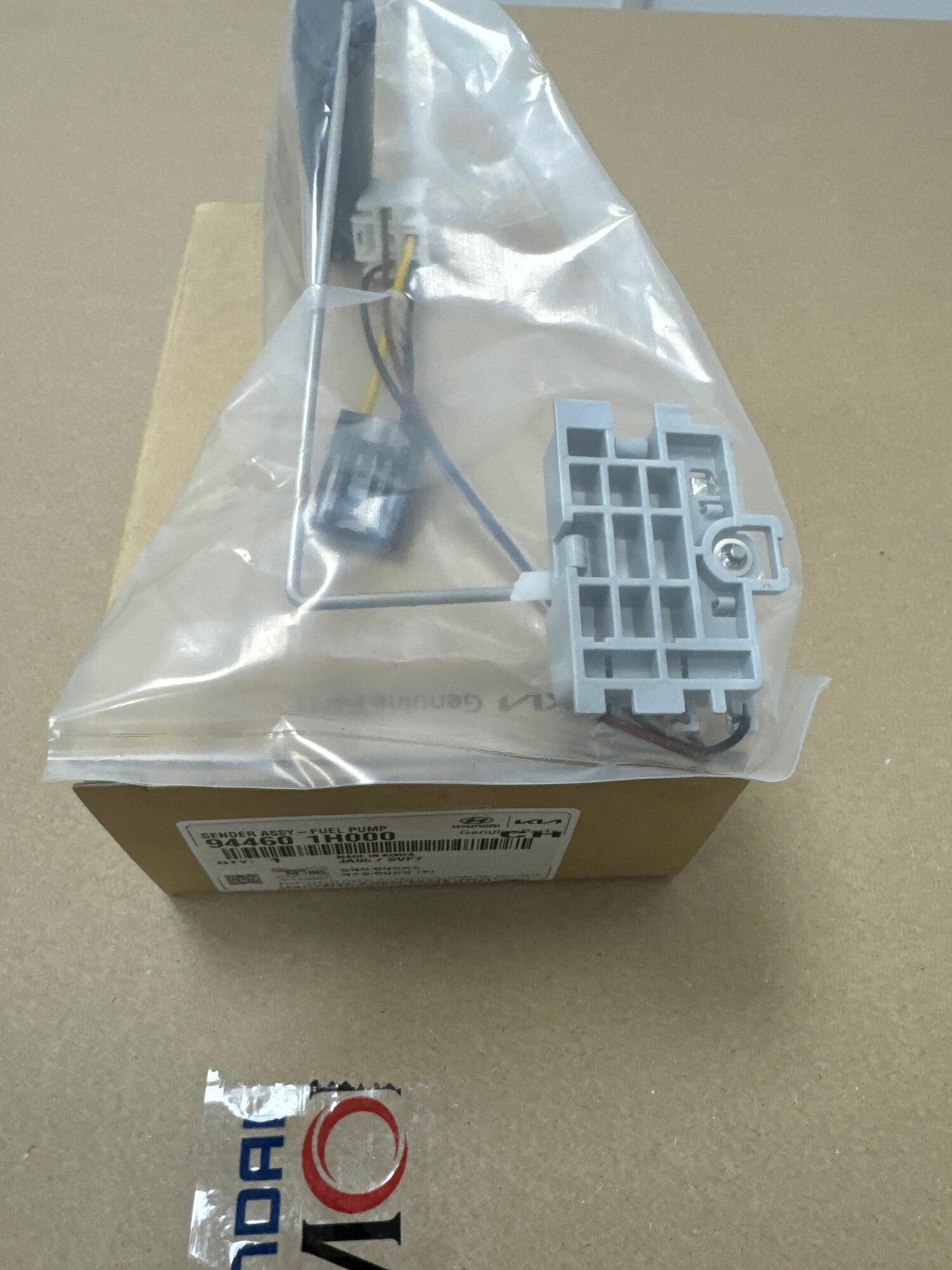 Датчик уровня топлива для KIA Ceed 2006-2011 оригинал бренд MOBIS арт. 944601H000