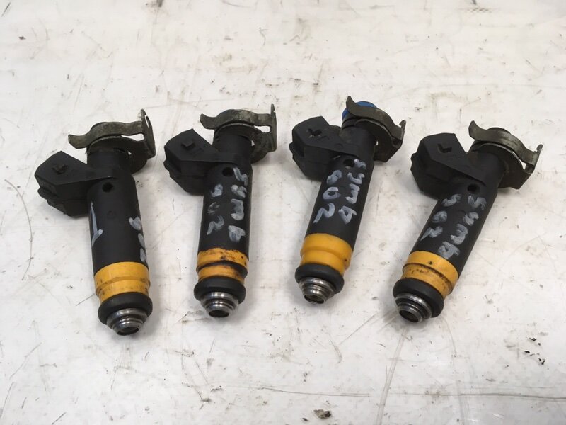 Б/У инжектор, форсунка Renault Symbol 2005 LB K7J700 цена за штуку. в наличии 3 штуки 27385 RENAULT арт. 8200128961