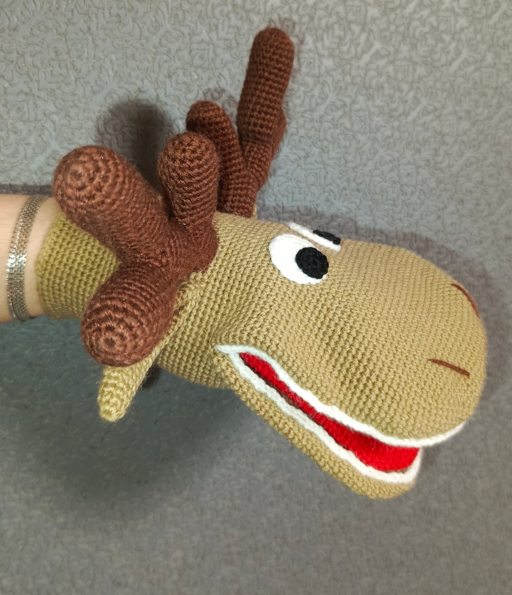 Логопедическая вязаная варежка-говорушка "Логопедическая игра", для развития речи. Олень.