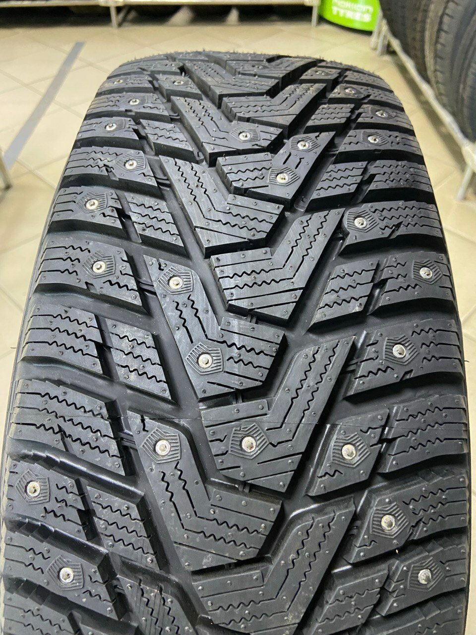 R-16 245/70 Hankook Winter i'Pike x W429A 107T Ш