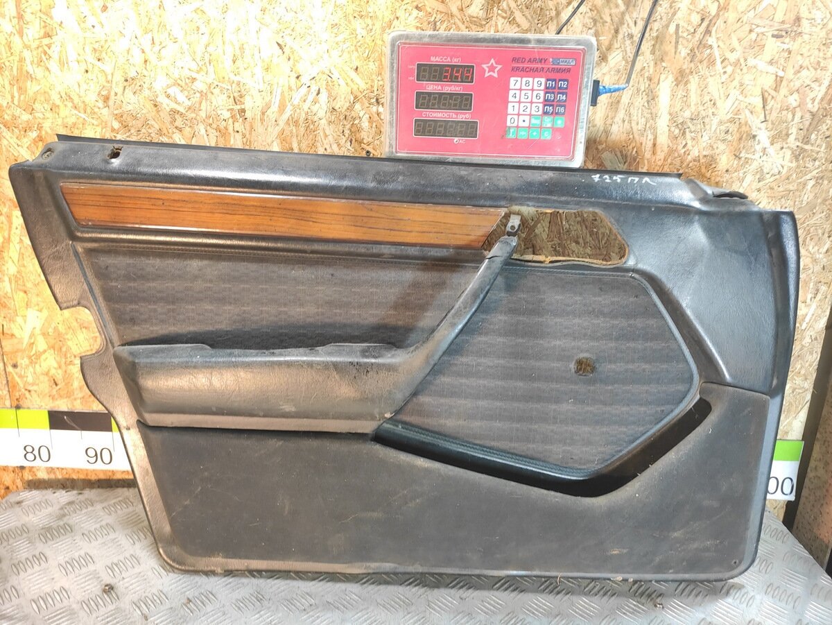 Обшивка двери передней левой MERCEDES E w124 1247271370